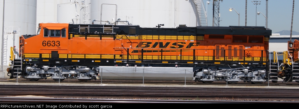 BNSF 6633